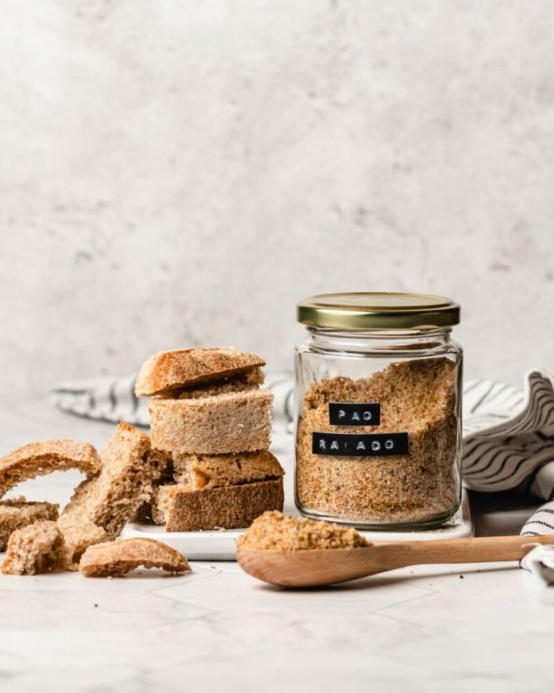 Como fazer pão ralado com pão duro - Criar Comer Crescer