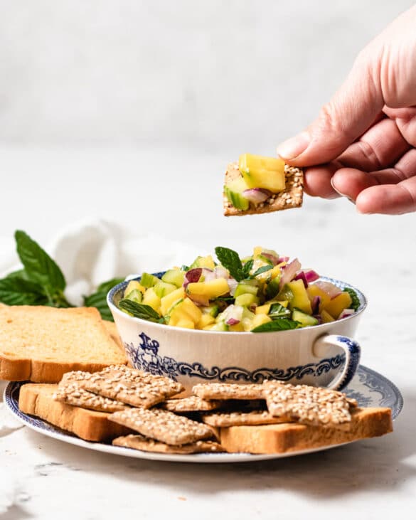 Salada de manga e pepino (salsa) - Criar Comer Crescer